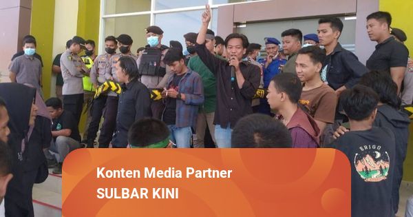 Penyelidikan Kasus Beasiswa Dinilai Lamban, HMI Manakarra Demo Kejati ...